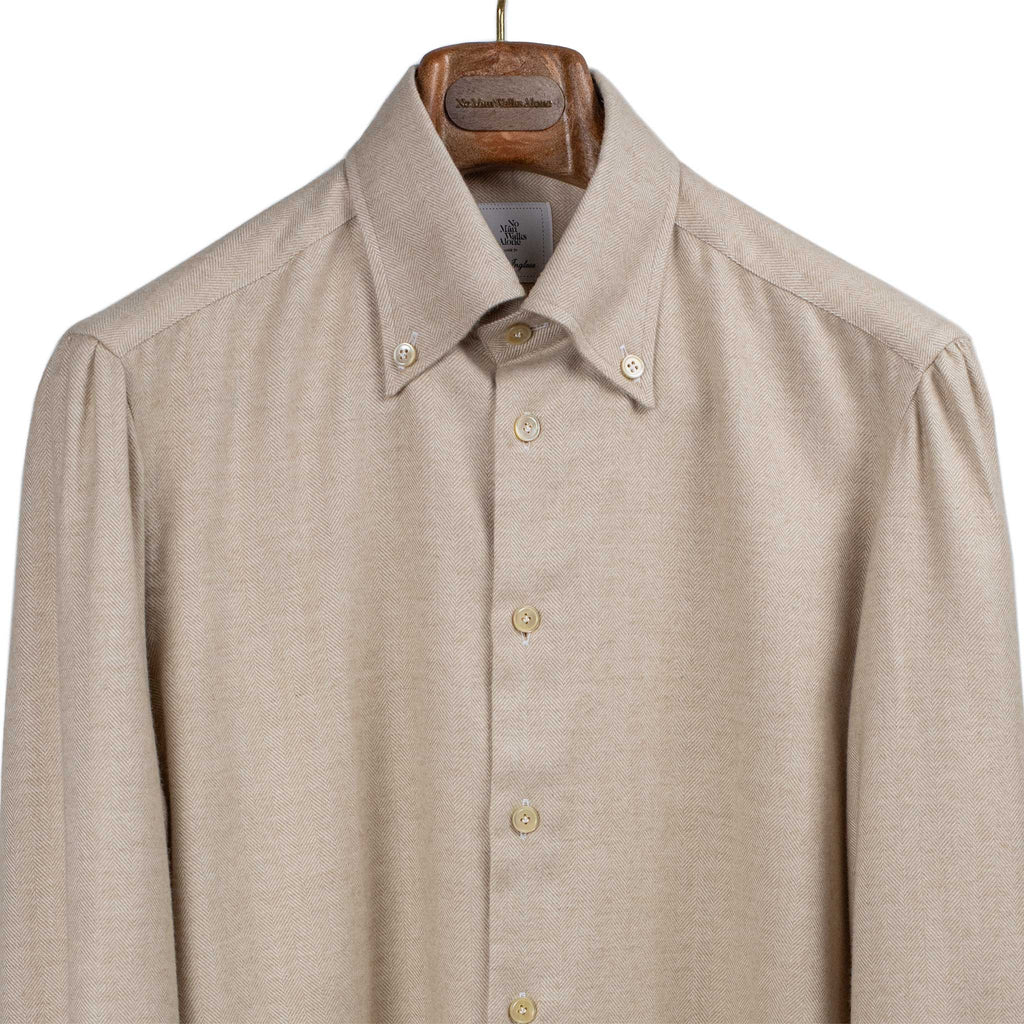 G. Inglese FW25 Buttoned collar shirt in beige cotton herringbone soft ...