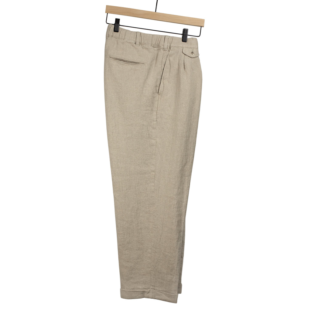 Beams Plus SS25 Pleated easy pants in natural color linen and cotton ...