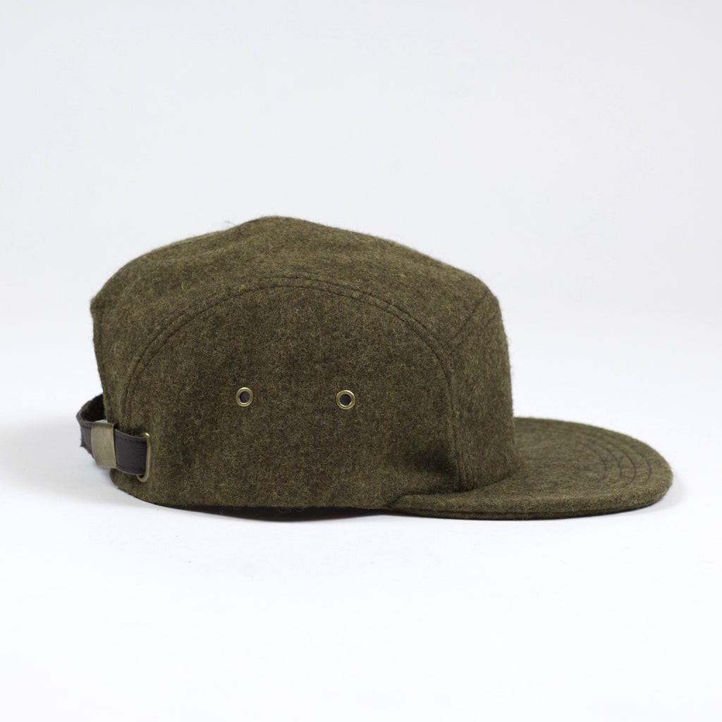Five panel cap in mil-spec US Army blanket olive wool – No Man Walks Alone
